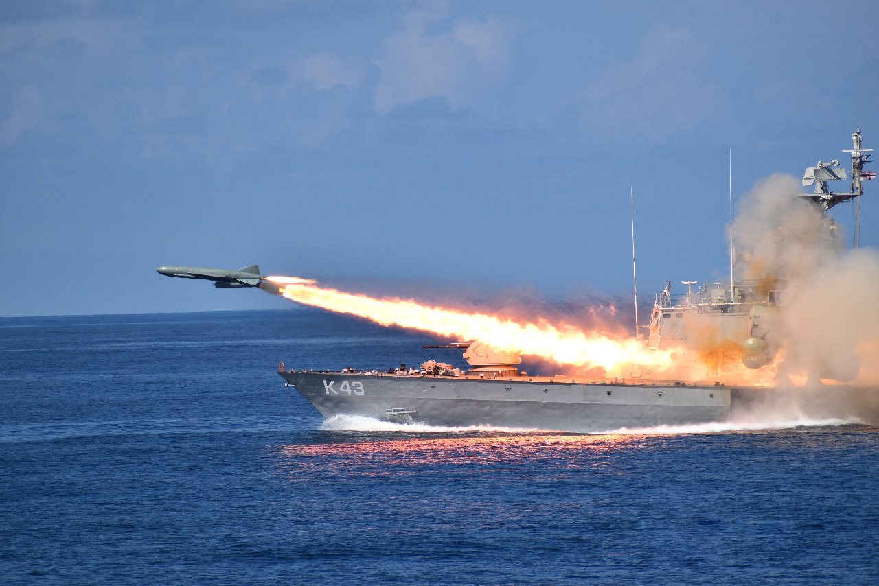 INS Nishank And INS Akshay Decommissioned After 32 Years Of Glorious ...