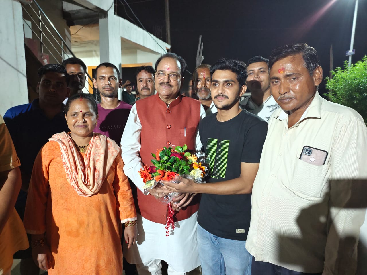 Raksha Rajya Mantri Shri Ajay Bhatt Meets Himanshu Pandey CDS 2 2021 Topper