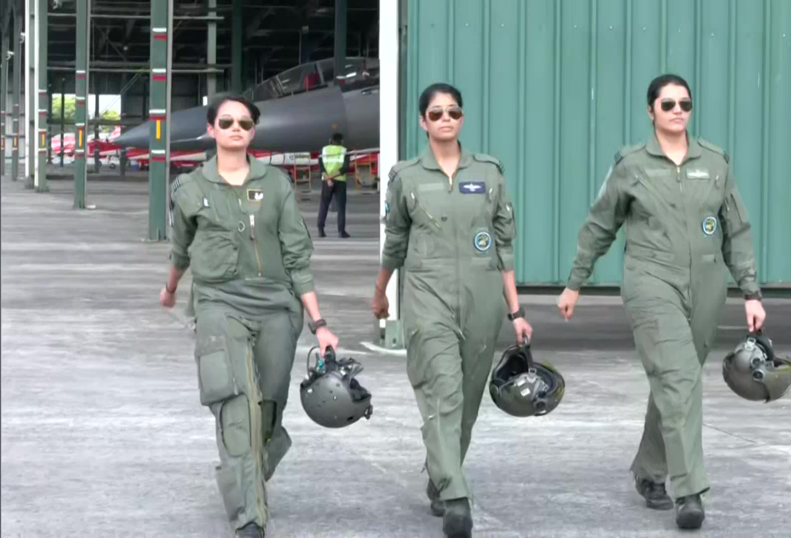 Meet IAF's first female Su-30 fighter weapon system operator Flight ...