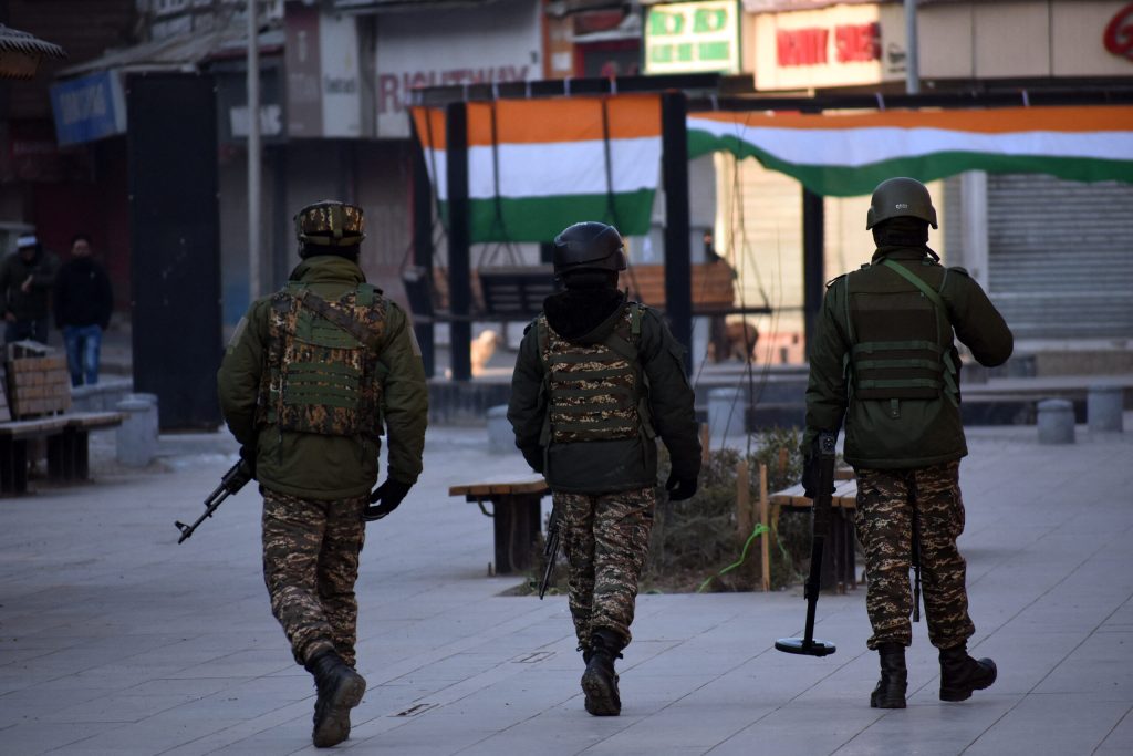 Indian and Pakistani Soldiers Exchange Fire along Kashmir Frontier ...