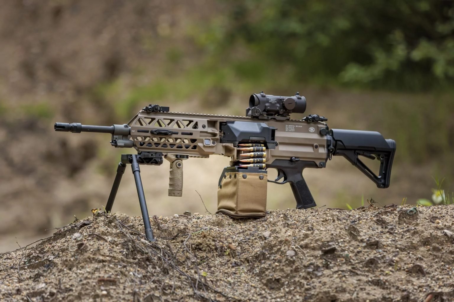 FN Herstal Unveils EVOLYS Ultrawhite Machine Gun at UK Defense Convention