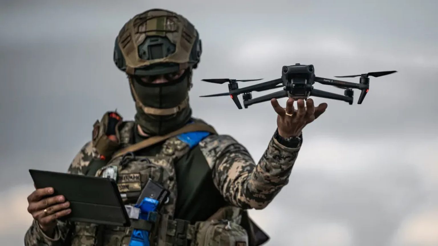 Ukraine Advances Battlefield Automation with 100,000 FPV Drones ...