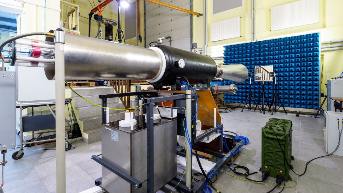 Poland Unveils ‘Invisible Shield’ That Shuts Off Drones Without Chaotic ...