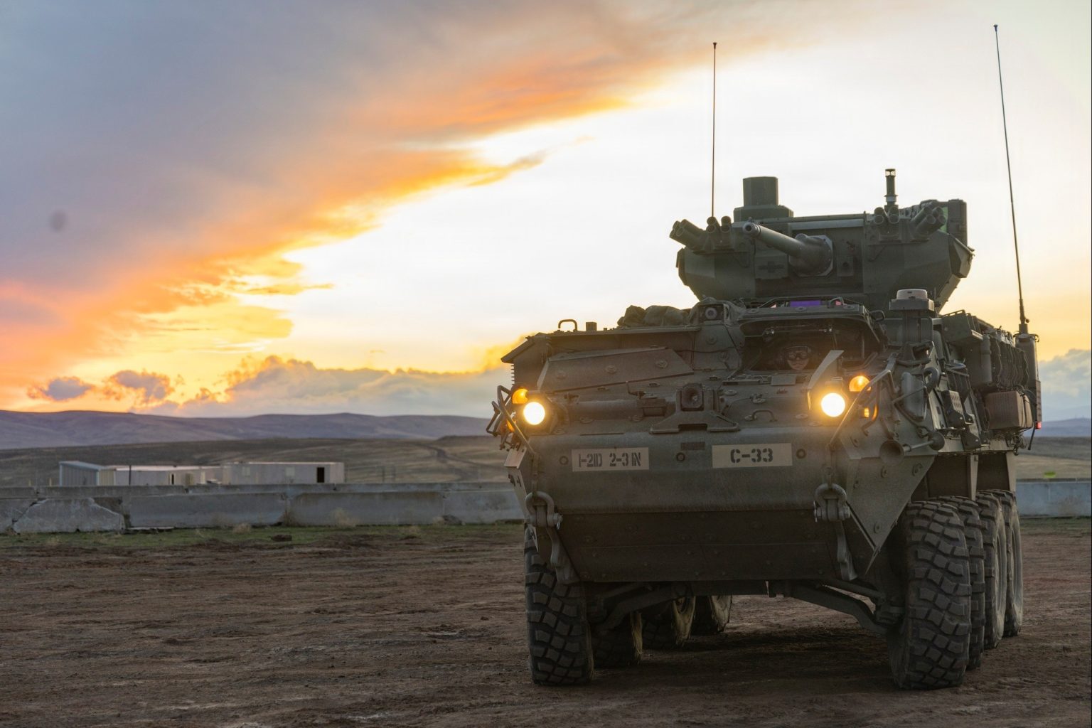 US Army Tests Upgraded Stryker Vehicles with 30mm Autocannon in Live ...